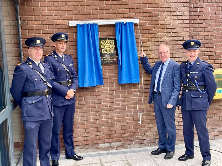 Plaque unveiled and medals presented at Boyle Garda Station – Boyle ...